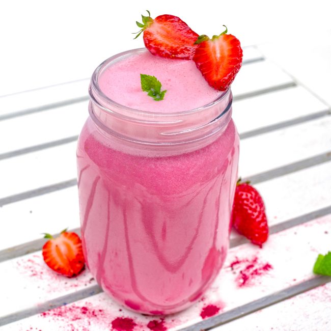 Цветни летни шейкове със супер храни / Colourful Superfood Summer ...