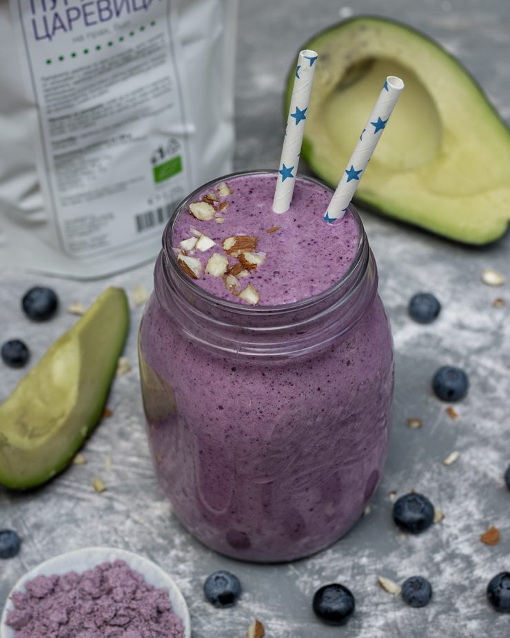 Шейк с боровинки и пурпурна царевица / Blueberry Purple Corn Shake ...