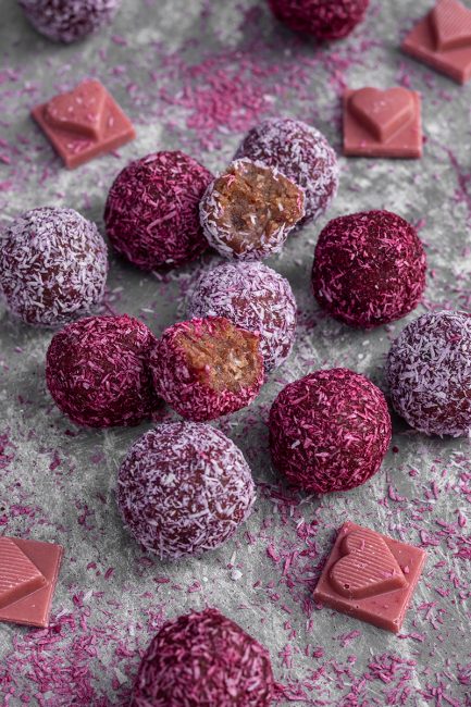 Сурови бонбони с малини / Raspberry Bliss Balls | Кукуряк