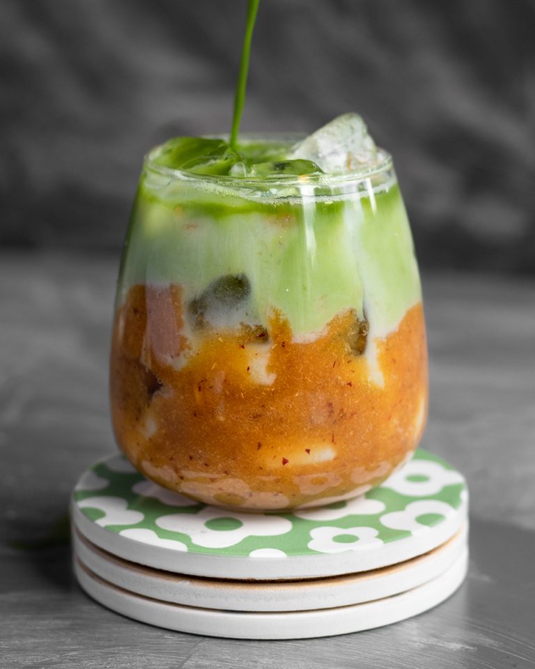 Студено матча лате с праскова / Iced Peach Matcha Latte | Кукуряк